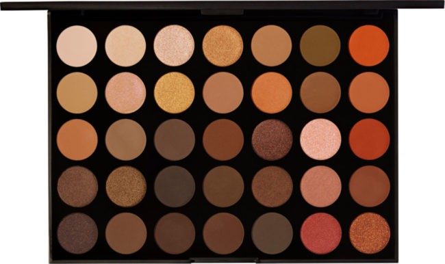 How to Apply Eyeshadow Step By Step (Like A Pro) - Beauty And Lifestyle ...